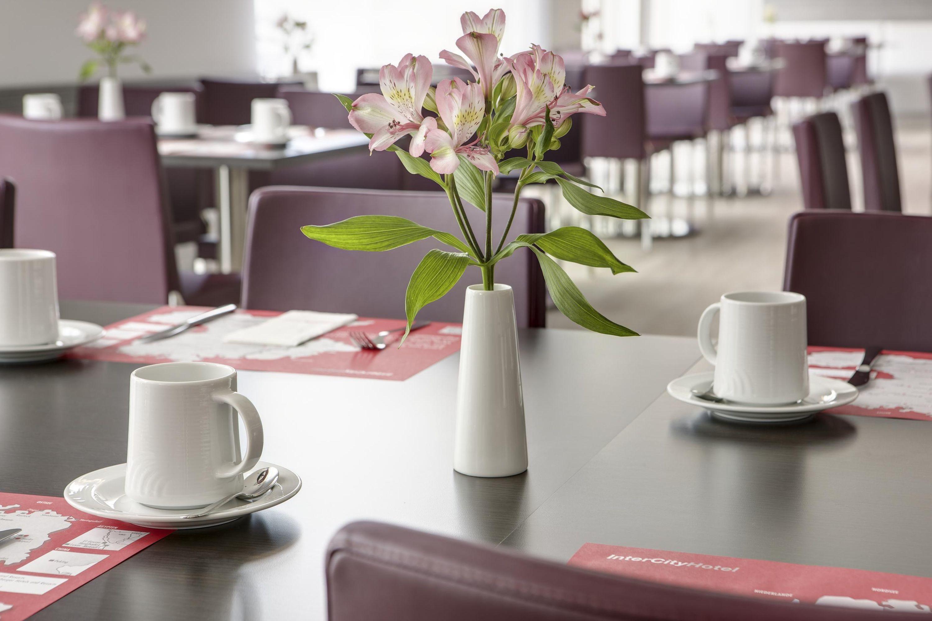 INTERCITYHOTEL HAMBURG DAMMTOR-MESSE | SAVE ON YOUR STAY IN ST. PAULI