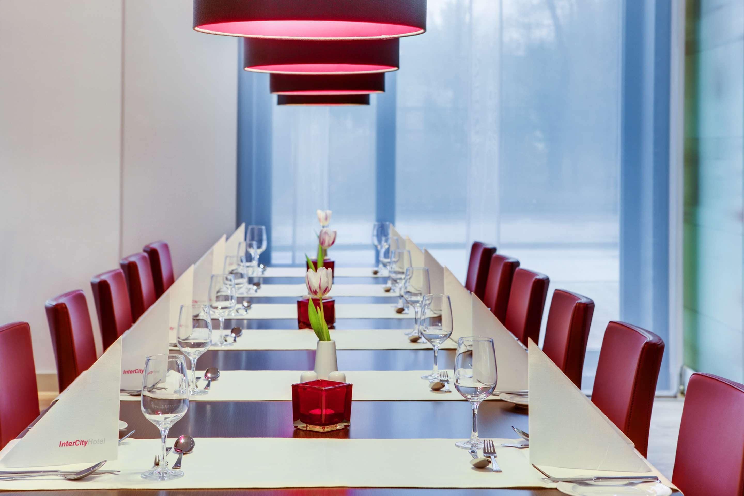 INTERCITYHOTEL HAMBURG DAMMTOR-MESSE | SAVE ON YOUR STAY IN ST. PAULI